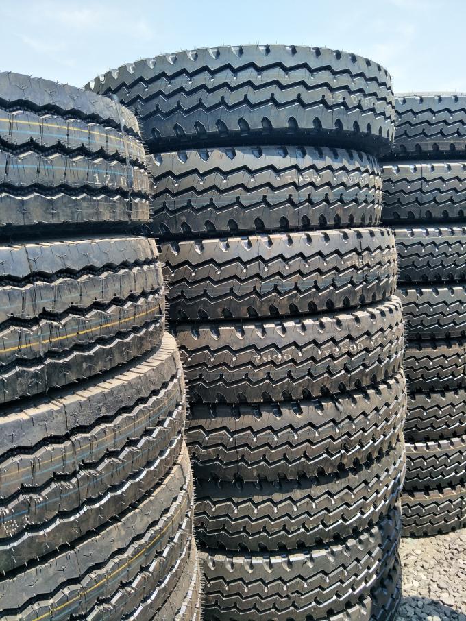 1200R24 Ban Truk Bus 20PR Ply Rating Ban Radial Baja